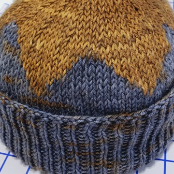 Knitting My Star-topped Hat – New England's Narrow Road