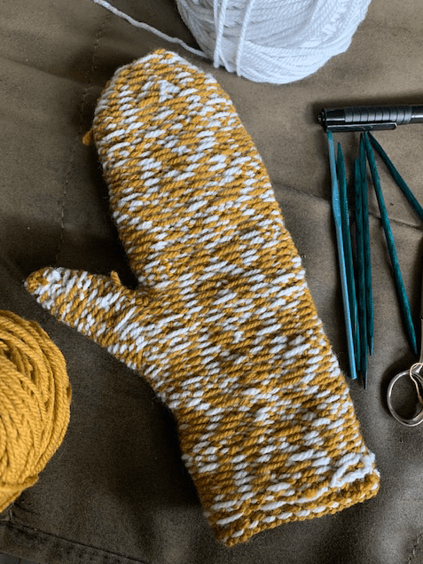 Silver and Gold Mitten in Stranded Colorwork – New England's Narrow Road